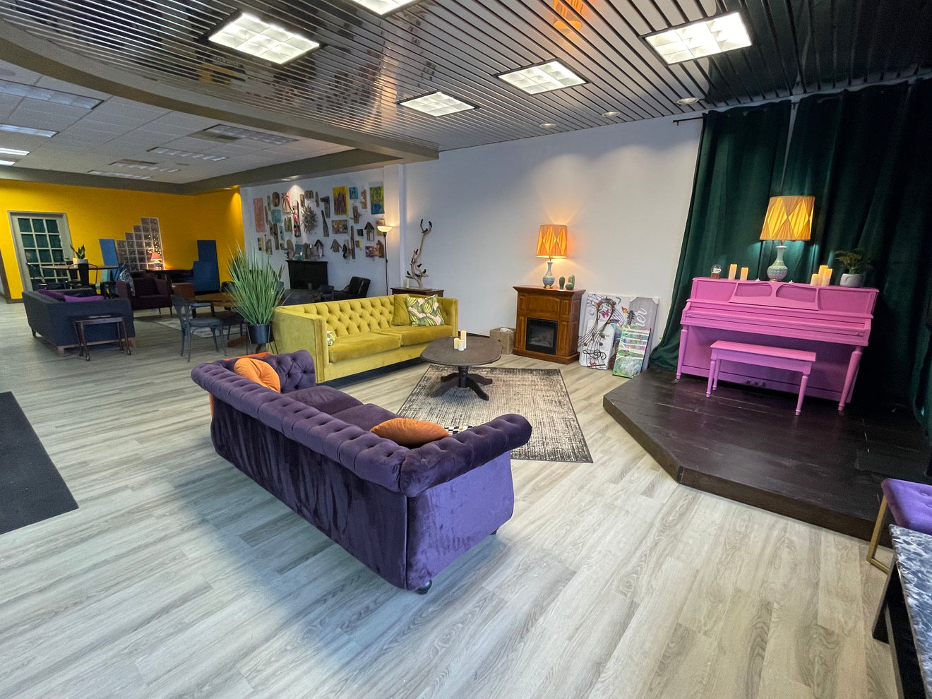 The Pink Piano Café & Lounge